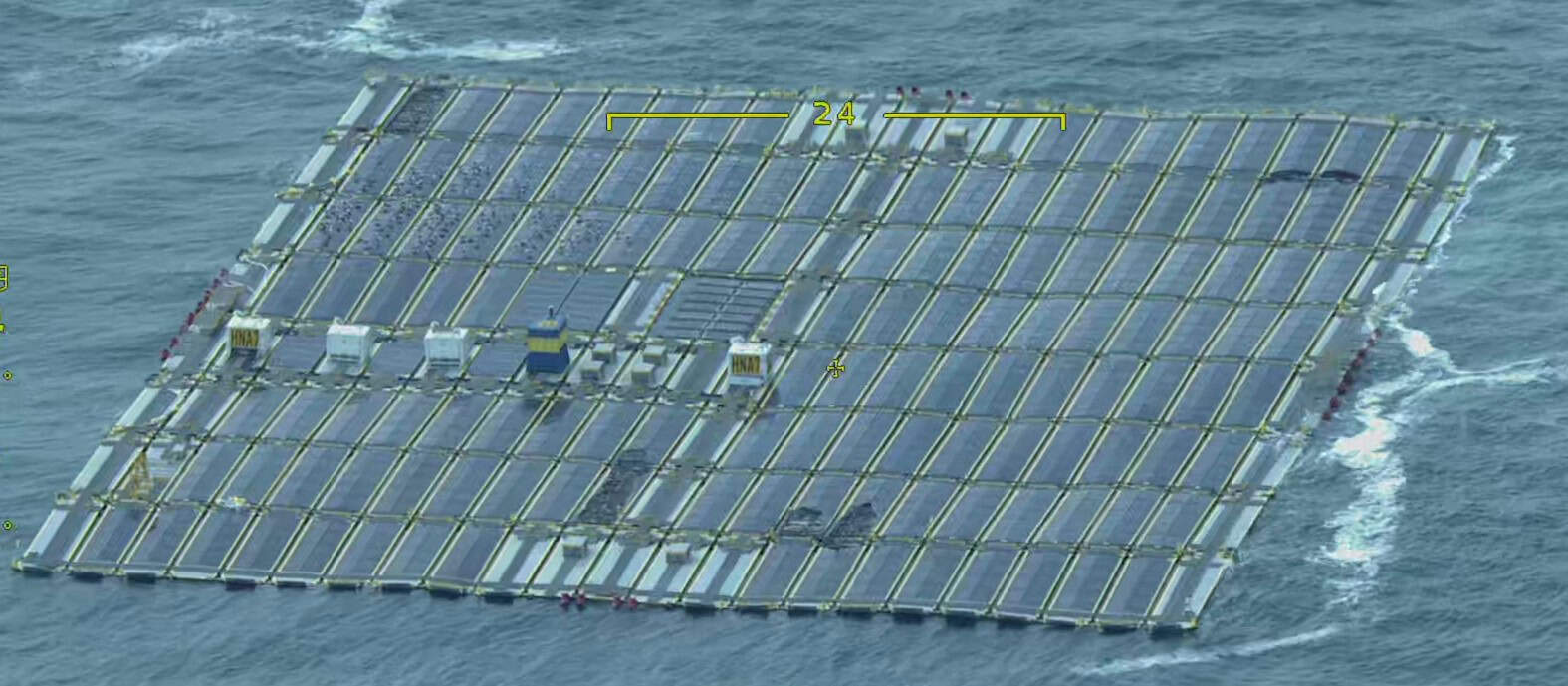 Brand op drijvend zonnepark in de Noordzee - Kustwacht Nederland